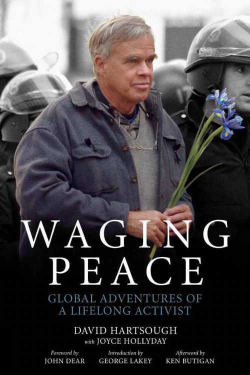 タイトル: Waging Peace: Global Adventures of a Lifelong Activist著者: David Hartsough出版社: PM Press出版日: 2014年11月01日古本ほぼ新品。傷みが少な...