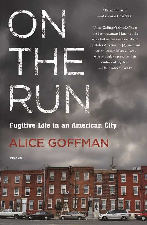 タイトル: On the Run: Fugitive Life in an American City著者: Alice Goffman出版社: Picador出版日: 2015年04月07日古本非常に良い。端が少し摩耗しているが、汚れのな...