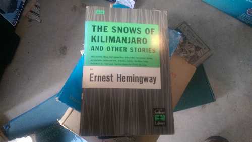 タイトル: Snows of Kilimanjaro, and Other Stories著者: Ernest Hemingway出版社: Scribner出版日: 1961年01月01日古本非常に良い。端が少し摩耗しているが、汚れのないき...