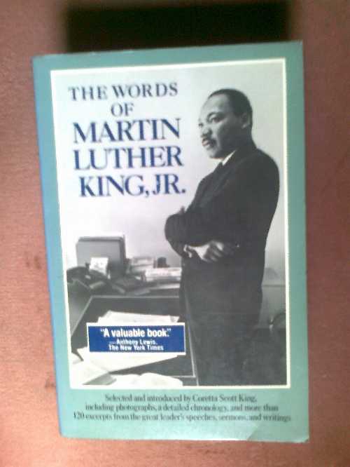 タイトル: Words of Martin Luther King, JR.著者: Coretta Scott King出版社: Newmarket Pr出版日: 1987年01月01日古本ほぼ新品。傷みが少なく、しっかりと製本された、優れ...
