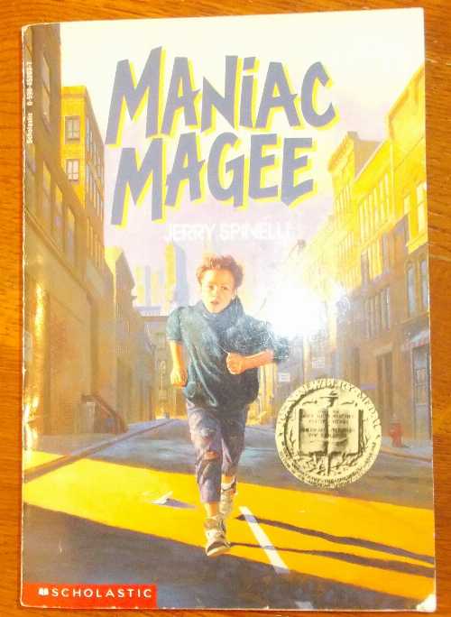 タイトル: Maniac Magee著者: Jerry Spinelli出版社: Scholastic Inc出版日: 2002年04月30日古本非常に良い。端が少し摩耗しているが、汚れのないきれいな本。製本状態は良好。ダスト ジャケットが...