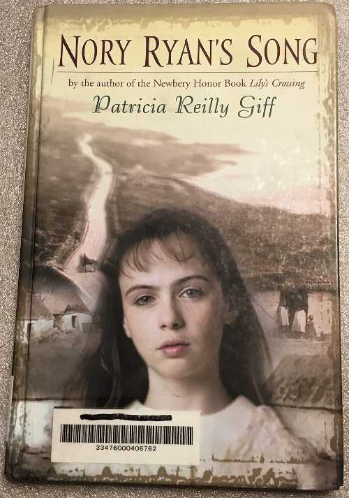 タイトル: Nory Ryan's Song著者: Patricia Reilly Giff出版社: Scholastic出版日: 2023年10月27日古本非常に良い。端が少し摩耗しているが、汚れのないきれいな本。製本状態は良好。ダスト ...