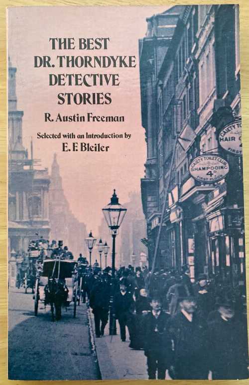 タイトル: Best Dr. Thorndyke Detective Stories著者: R Austin Freeman出版社: Dover Pubns出版日: 1973年03月01日古本非常に良い。端が少し摩耗しているが、汚れのないき...
