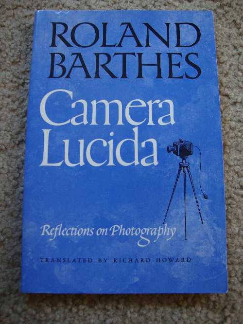 タイトル: Camera Lucida: Reflections on Photography著者: Roland Barthes出版社: Hill and Wang出版日: 1982年05月01日古本良い。端の摩耗が中程度。製本状態良好。...