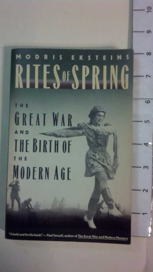 タイトル: Rites of Spring (Anchor Books)著者: Modris Eksteins出版社: Anchor出版日: 1990年03月23日古本非常に良い。端が少し摩耗しているが、汚れのないきれいな本。製本状態は良好...