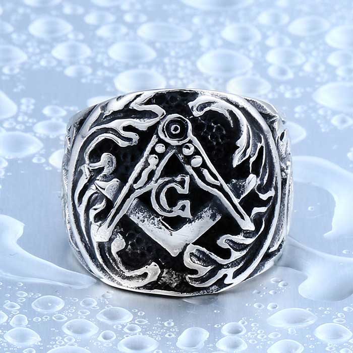 在庫のない商品は受注生産品となります。2週間前後お時間をいただいております。また、メーカー欠品の場合はキャンセル処理をさせていただきますので合わせてご了承ください。スペック素材：316Lサージカルステンレス、キュービックジルコニア備考：表示...