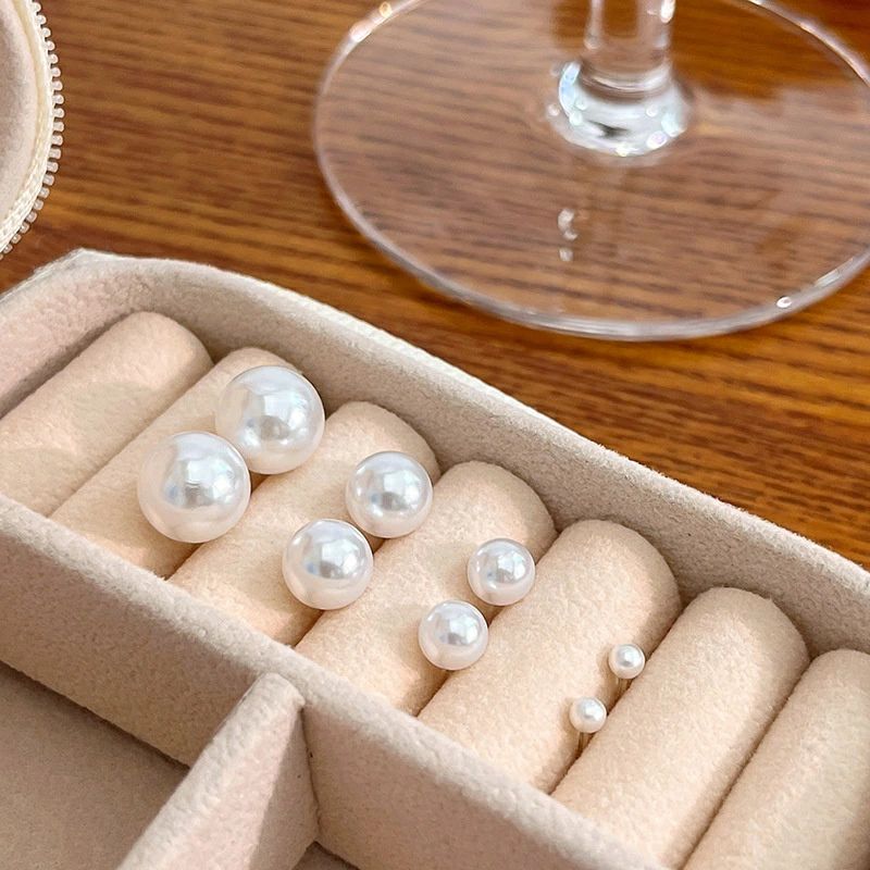 ■ この商品の特徴 ● 925シルバー使用：肌に優しく、上品な輝きを長くお楽しみいただけます。 ● 韓国風シンプルデザイン：トレンドを取り入れつつ、どんなコーディネートにも自然に溶け込みます。 ● 4サイズから選べる：3mmの可愛らしさから...