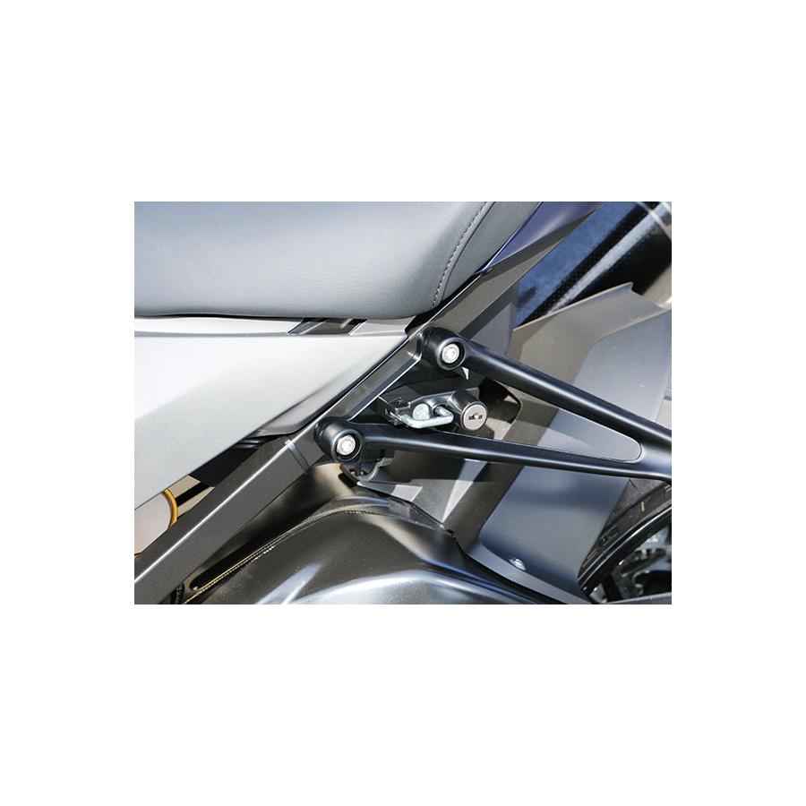 メーカー名：ベビーフェイスメーカー品番：009-LCBM4BK適合情報：ビーエムダブリュー[BMW] S1000R 14-色[カラー]：ブラック材質[素材]：アルミ合金削り出し◆S1000R (14-)用のヘルメットロックです ◆ベースプレ...