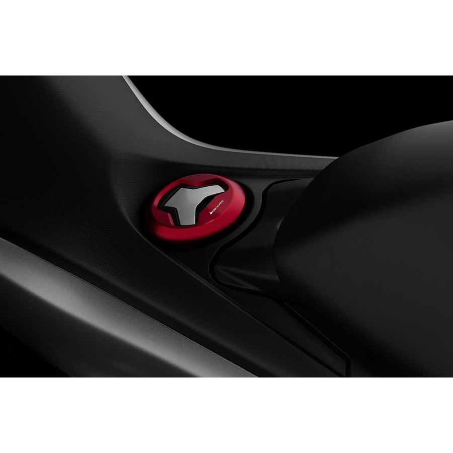 メーカー名：バイカーズメーカー品番：Y0225-REDバイカーズとは、タイ王国でアルミビレットパーツを製造するアクセサリーメーカーです。独創的なデザインと美しいカラー配色を重視し、品質はタイブランドの中でもトップクラス。豊富なカラーバリエー...
