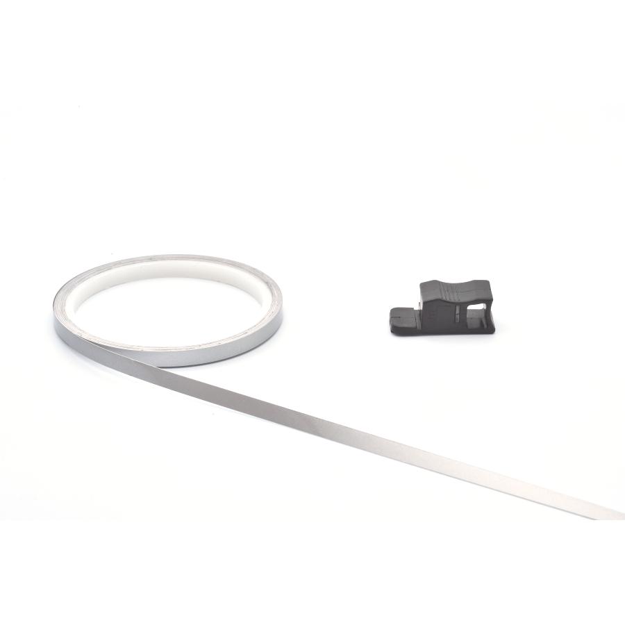 メーカー名：プリントメーカー品番：RSSP販売備考：取付け用の治具が付属します。色[カラー]：マットシルバー材質[素材]：PVCサイズ：幅：7mmx全長：6m(16から18インチホイールの1台分（前後ホイール左右）相当に対応する長さ）付属品...