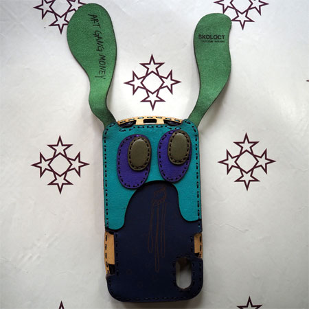 ■ミシン製法は使用せずオールハンドメイドでの生産をしているレザープロダクトブランドojaga design(オジャガデザイン)と SKOLOCT スコロクトのダブルネームのiPhoneXR ケースです！ ■素材 : レザー 状態 A DEA...