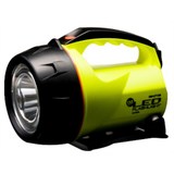 本体サイズ：(約)122×190×148mm ■本体質量：964g ■連続点灯：約20時間 ■使用光源：チップタイプ白色LED1灯 ■使用電池：単1電池×4本 ■明るさ：200ルーメン ■照射距離：247m ■付属品：ショルダーストラップ