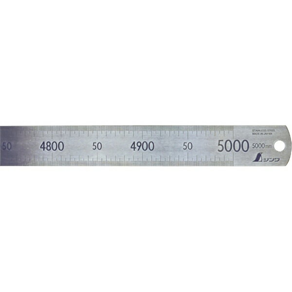 ■スタンダードな直尺です。 【用途】長さの測定に使用する直尺 【仕様】全長(mm)：5065　幅(mm)：45　厚み(mm)：3.0　呼び寸法(mm)：5000　上段(ピッチ)：1mm　下段(ピッチ)：1mm ■質量(g)：5299 ■目盛...