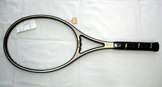 【商品名】 RX−37【メーカー】 ヨネックス【グリップサイズ】 L4【重量（実測値）】 344g【フレックス（実測値）】 63【程度】 S:新品同様【商品No.】 D-2428※重量・フレックスに関しましては実測値となります。フレーム長：...