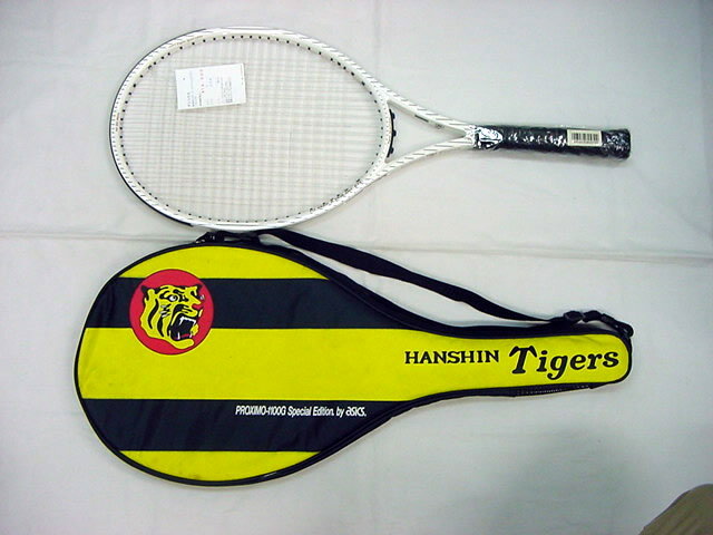 【商品名】 阪神タイガース　スペシャルエディション（白）【メーカー】 その他メーカー【グリップサイズ】 ?【重量（実測値）】 358g【程度】 S:新品同様【付属品】 ケース【商品No.】 B-14092※重量・フレックスに関しましては実測...