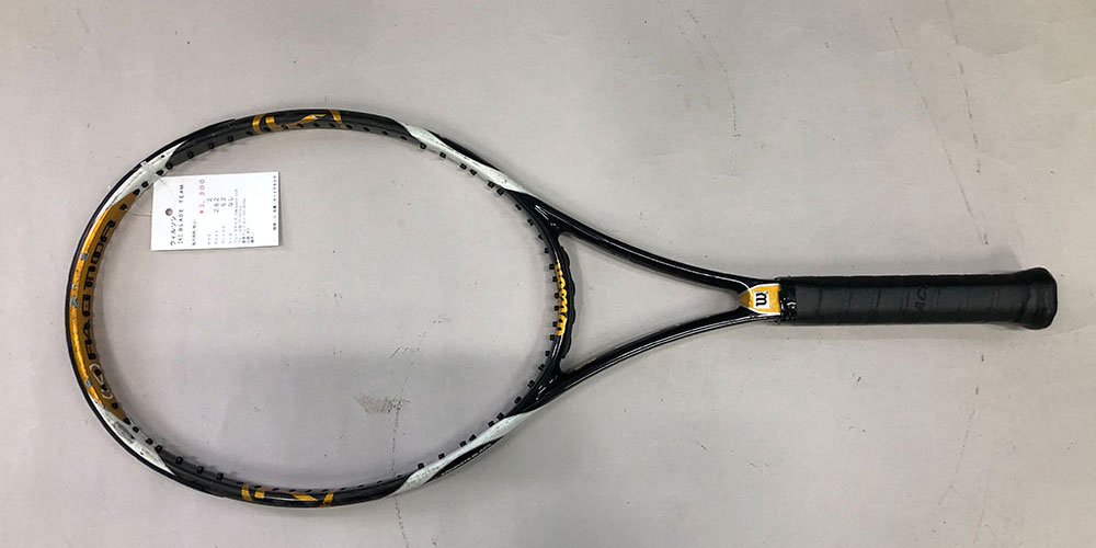 -【商品名】 【K】BLADE　TEAM【メーカー】 ウィルソン【フェイスサイズ】 104平方インチ【フレーム長】 27.25インチ【推奨テンション】 53〜63lbs【グリップサイズ】 2【重量（実測値）】 282g【フレックス（実測値）...