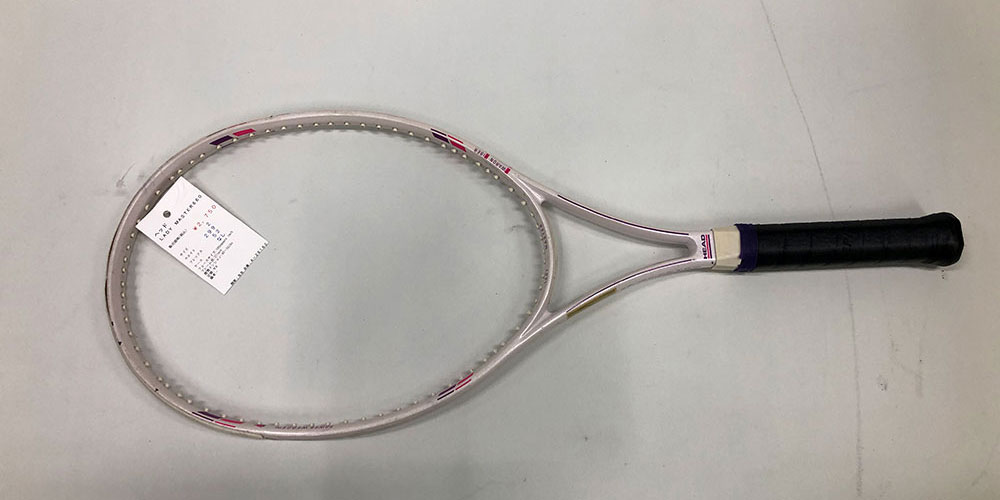 -【商品名】 LADY　MASTER660【メーカー】 ヘッド【フェイスサイズ】 105平方インチ【フレーム長】 27インチ【推奨テンション】 45〜55lbs【グリップサイズ】 2【重量（実測値）】 299g【フレックス（実測値）】 52...