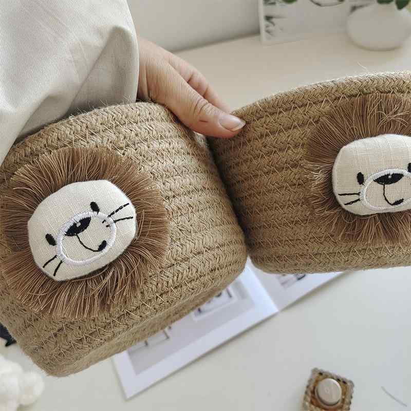 小 獅子の 綿の 縄の 収納 かごは 簡単に 学生 寮の ベッドの 頭の 上の デスク トップの 収納箱の 物 かごの デスク トップを 整理 して 収めます。ですか: いいえ材質: コットン生地適用範囲: 下着,Cd,リモコン,文房具,フ...