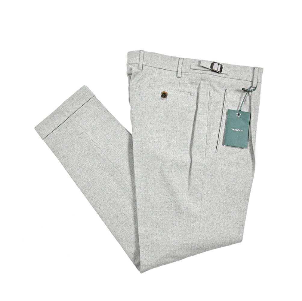 DETAIL商品データBERWICH / ベルウィッチ1975年に創業して以来、ボトムス専門の製造会社として数多くのブランドのOEMに携わってきたICOMAN社。そのICOMAN社が満を持して、2007年に立ち上げたオリジナルブランド。10...