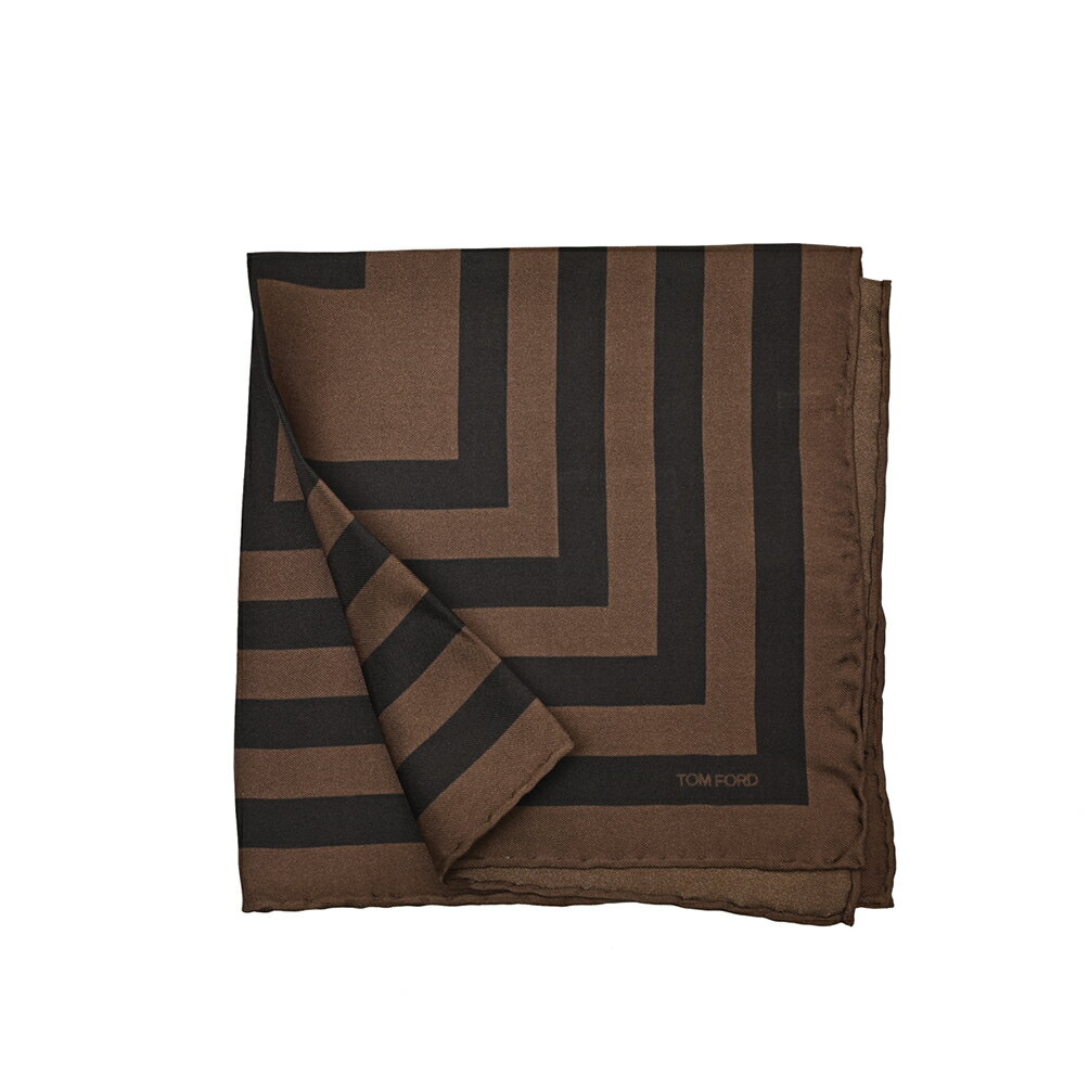 DETAIL商品データTOM FORD / トムフォードグッチをその類稀なる才覚で復活させ、モードの頂点へと導いたトム・フォード。2005年、彼は満を持して自身の名を冠したブランド「トム・フォード」を設立しました。トム・フォードは、クラシカ...