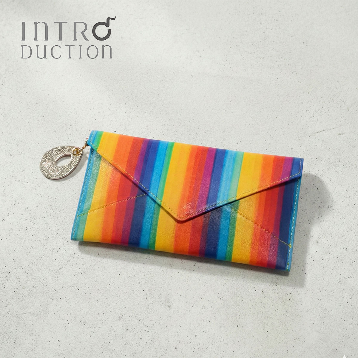 ITEM SPEC COLOR VARIATION ブランド：introduction イントロダクション こちらの長財布は薄くてもたくさんのカードが収納できます。正面に4枚、内側に6枚の計10枚のカード収納が可能。それでも収納スペースが足...