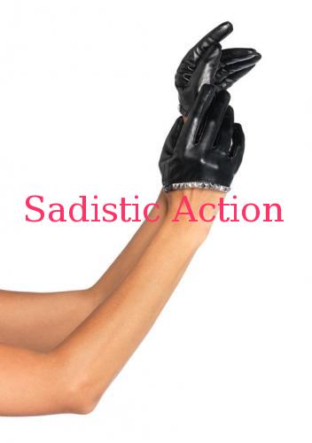 Leg Avenue Faux leather cropped glove with stud detailフェイクレザーピラミッドスタッズトリムクロップドグローブBLACK
