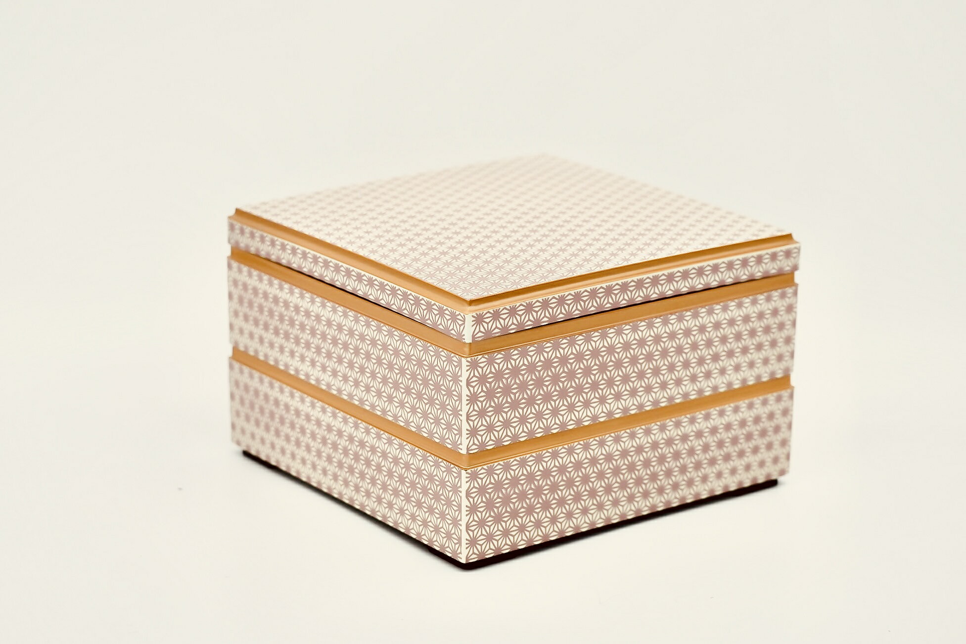 6寸校倉重箱　白（内塗りなし）麻の葉柄　2段セット　数量限定商品【ポジティブリスト対応】【お花見　運動会　お正月　おせち重　弁当　仕出し　結婚式　テイクアウト　持ち帰り　容器】【日本製】 手刷りによる制作のため、仕上がりは一点ごとに異なりま...