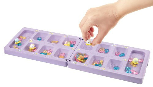 (C)2023 San-X Co., Ltd. All Rights Reserved. カンタンだけど奥が深い!すみっコぐらしのマンカラゲーム! すみっコたちや星ストーンを運んでポケットにたくさん入れた人の勝ち! フィギュアストーンを使っ...
