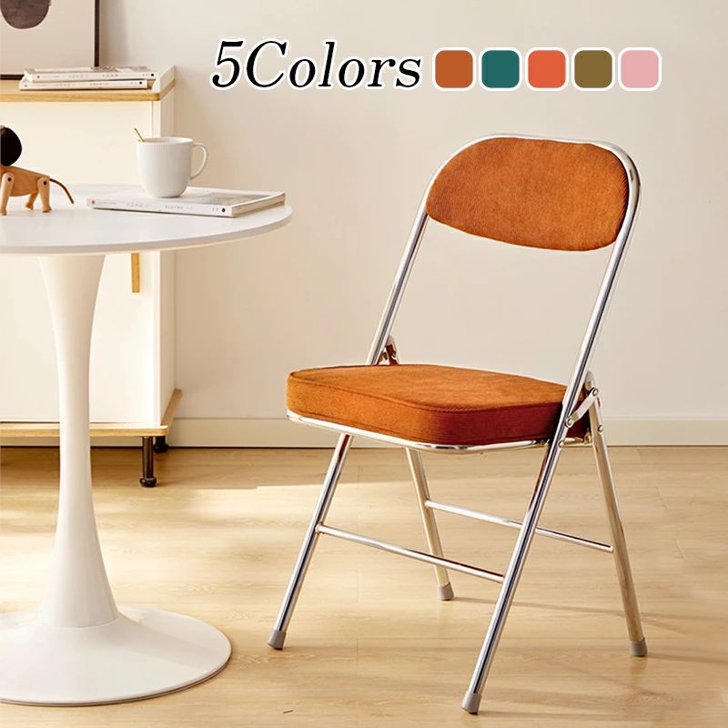 商品紹介 便利な折りたたみチェアに、デザイン性と座り心地を。 淡く柔らかな表情で、お部屋にそっと馴染む折りたたみチェア。温もりあるファブリックとスチールの組み合わせが、お部屋にやさしく彩りを添えます。 ファブリック素材の座面と背もたれには、...