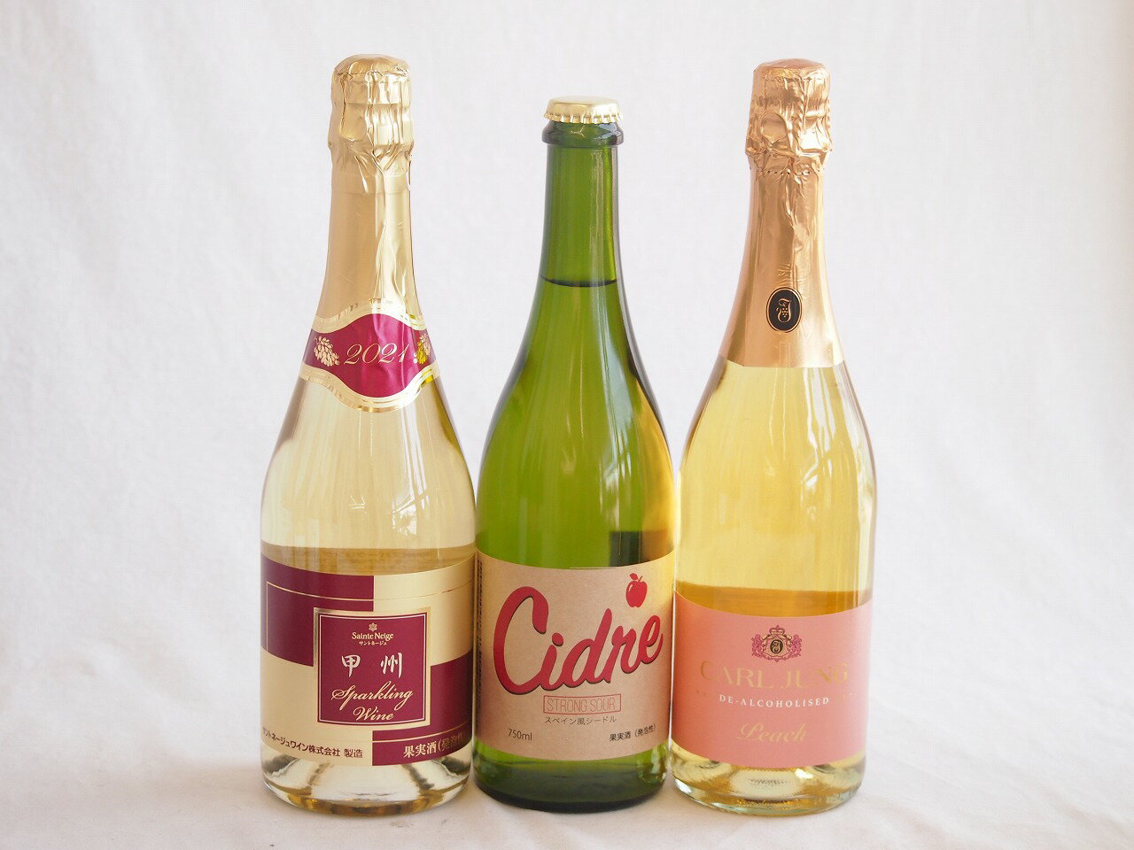 果物ワインは、完熟フルーツの甘みと爽やかな酸味をそのまま閉じ込めた、みずみずしくジューシーな味わいが魅力。ワインが初めての方にも飲みやすく、デザートやパーティシーンを華やかにしてくれる一本です。贈り物ギフトセット用として賜らせて頂きます。熨...