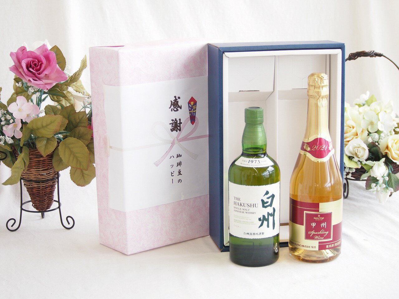 サントリーの「白州（はくしゅう）」は、一言で言えば「森の蒸溜所」で作られる、爽やかで瑞々しい味わいが特徴のシングルモルトウイスキーです。世界的にも珍しい、標高の高い山の中（南アルプス・甲斐駒ヶ岳のふもと）にある蒸溜所で作られており、ウイスキ...