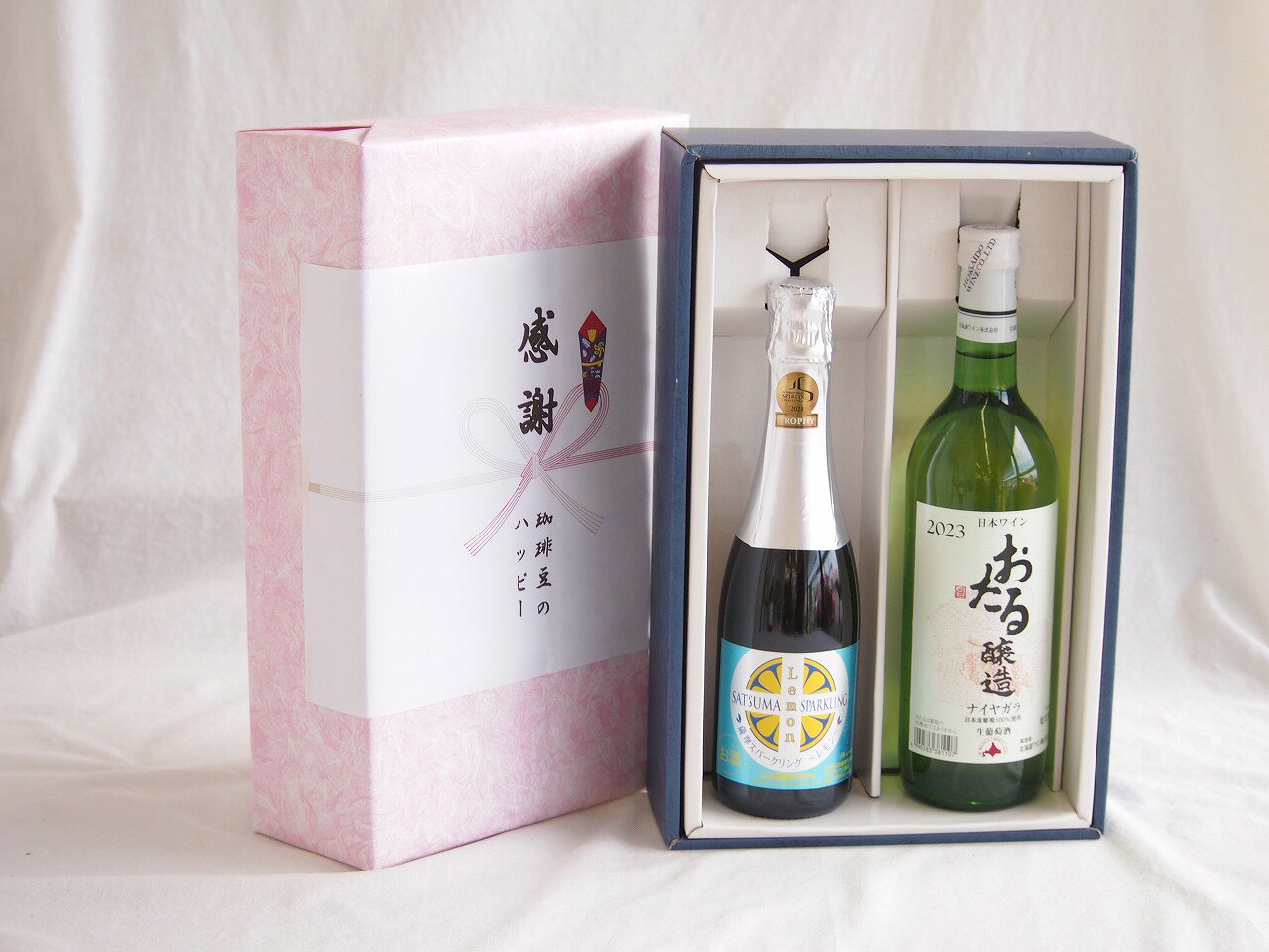 「薩摩スパークリング レモン 8° 375ml」は、鹿児島県の老舗メーカーである**本坊酒造**が造る、リキュールタイプの炭酸入りお酒です。 一般的なレモンサワーとは一味違う、本格派の味わいが特徴です。主な特徴をまとめました。 --- 1....