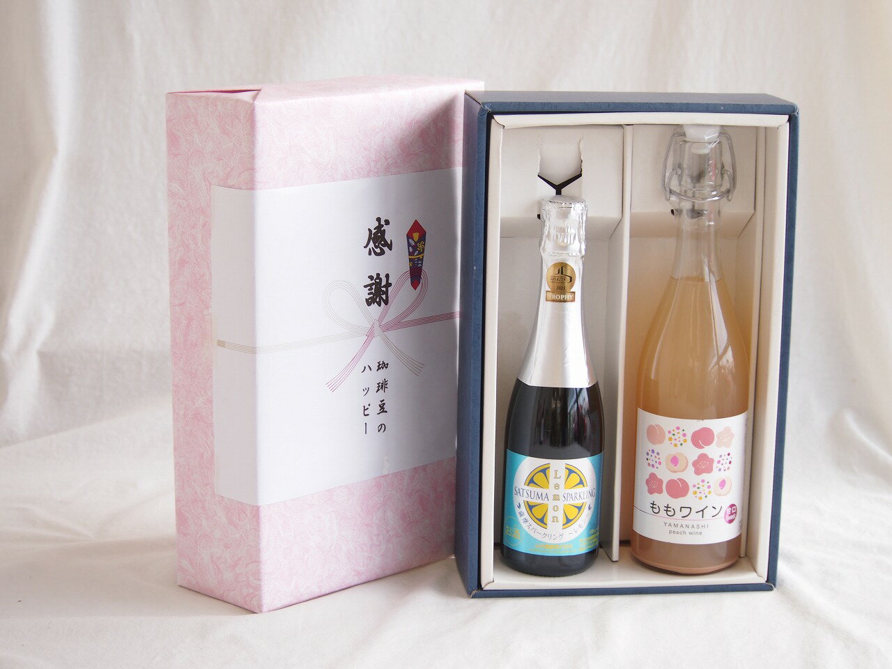 「薩摩スパークリング レモン 8° 375ml」は、鹿児島県の老舗メーカーである**本坊酒造**が造る、リキュールタイプの炭酸入りお酒です。 一般的なレモンサワーとは一味違う、本格派の味わいが特徴です。主な特徴をまとめました。 --- 1....