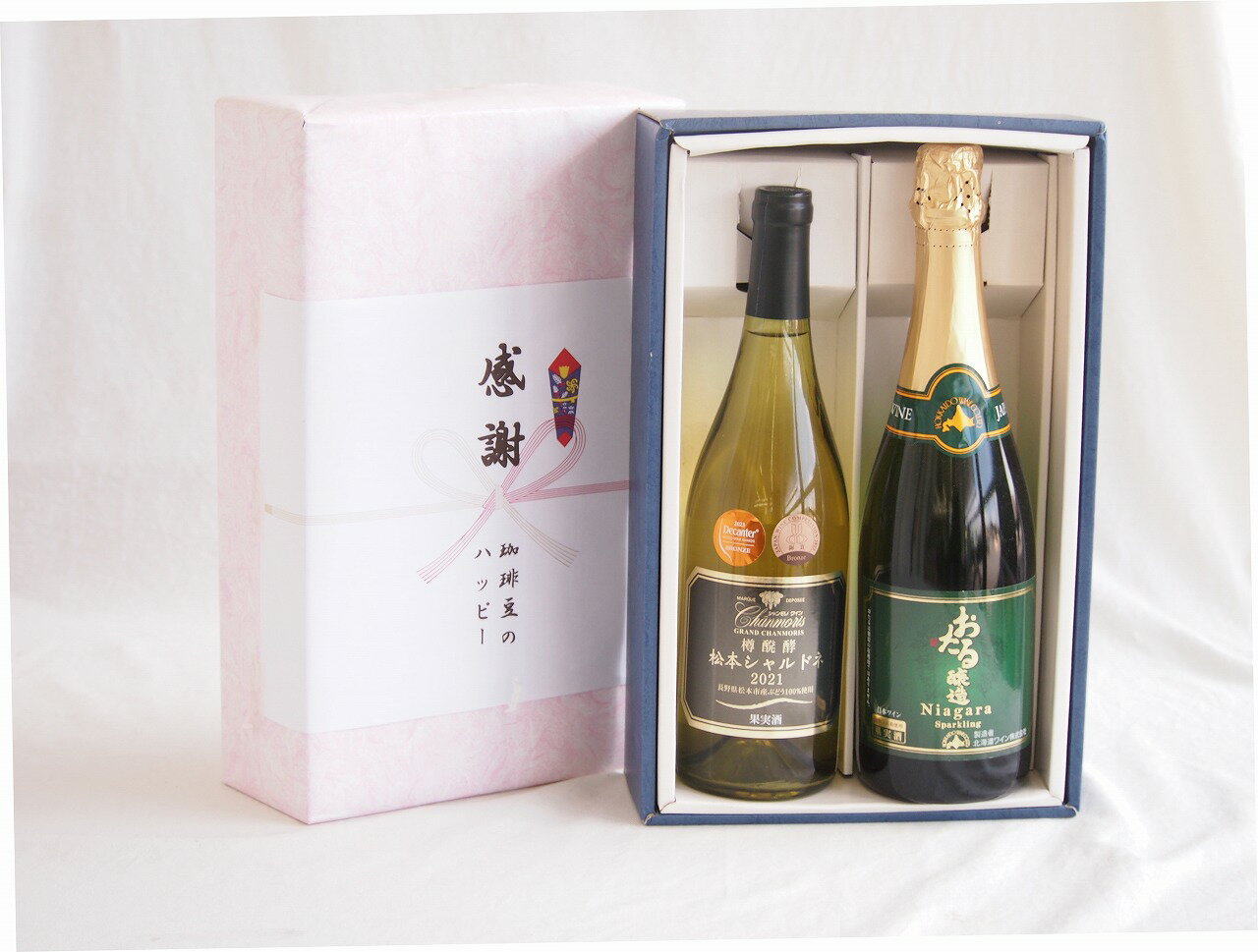 本格的な辛口白ワインです。 山梨県を代表するワイン用ブドウ「甲州」を使い、手間暇をかけて造られたこのワインは、食事と一緒に楽しむのに最適な、非常に評価の高い一本です。 このワインの最大の特徴は、「甲州種ブドウ」と「シュール・リー製法」にあり...