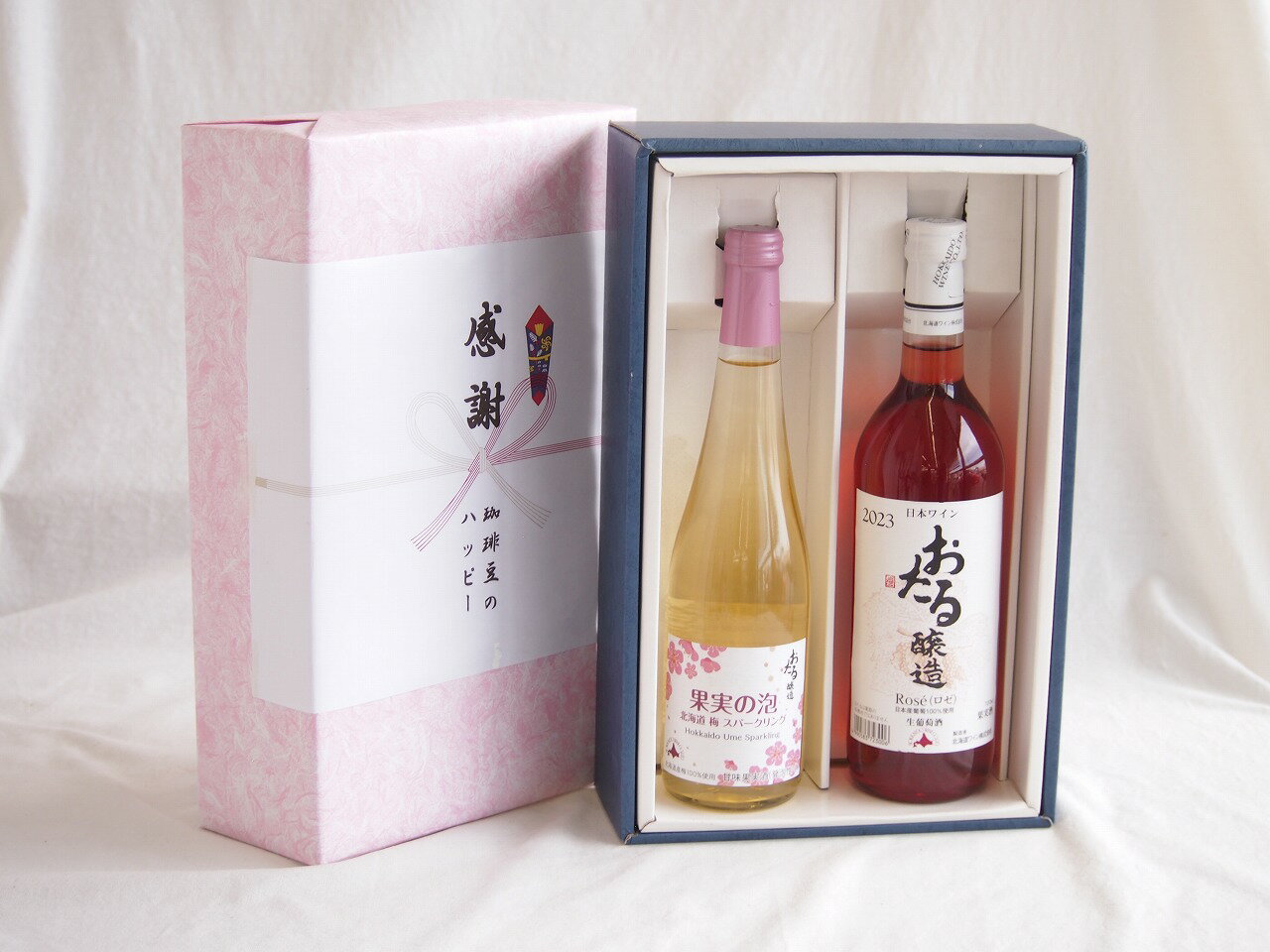 「梅酒」とは作り方が全く違う点にあります。 ### ?? 「梅酒」ではなく「梅のワイン」 普通の梅酒は、焼酎やホワイトリカーに梅を「漬け込んで」作りますが、このワインは**梅の果汁そのものを「発酵」させて**作られています。 * **味わい...