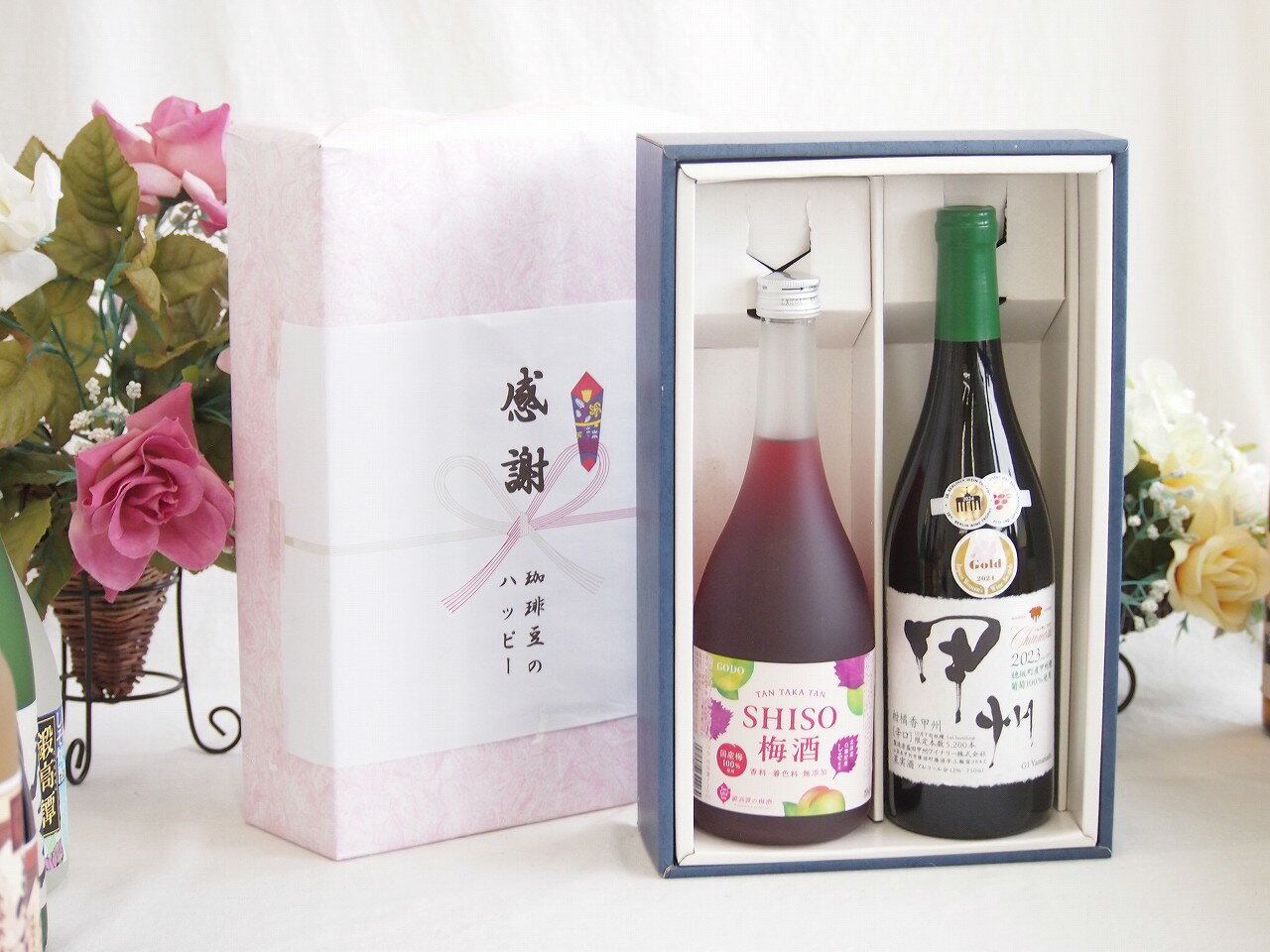 「鍛高譚の梅酒」は、「しそ焼酎 鍛高譚」に使用されている赤紫蘇と同じ原料を使用しています。赤紫蘇抽出液と梅酒をブレンドした、香り高い赤紫蘇の風味と、梅酒のさわやかな味わいが楽しめる梅酒です。液色のルビー色は紫蘇由来のものです香りは赤紫蘇と梅...