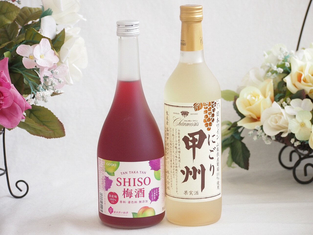 「鍛高譚の梅酒」は、「しそ焼酎 鍛高譚」に使用されている赤紫蘇と同じ原料を使用しています。 赤紫蘇抽出液と梅酒をブレンドした、香り高い赤紫蘇の風味と、梅酒のさわやかな味わいが楽しめる梅酒です。 液色のルビー色は紫蘇由来のものです。 香りは赤...