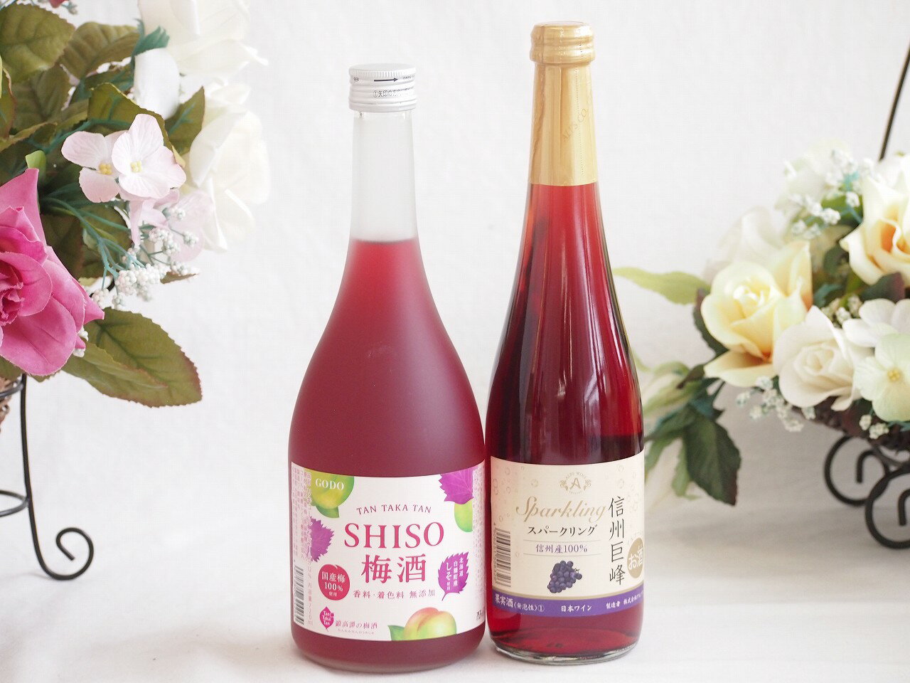 「鍛高譚の梅酒」は、「しそ焼酎 鍛高譚」に使用されている赤紫蘇と同じ原料を使用しています。 赤紫蘇抽出液と梅酒をブレンドした、香り高い赤紫蘇の風味と、梅酒のさわやかな味わいが楽しめる梅酒です。 液色のルビー色は紫蘇由来のものです。 香りは赤...