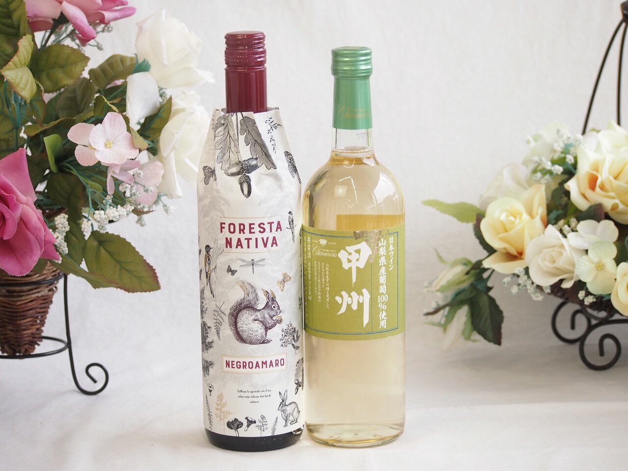 ネグロアマーロ（Negroamaro）は、イタリア南部のプッリャ州で広く栽培されている赤ワイン用のブドウ品種です。名前の由来はイタリア語の「黒」（nero）とギリシャ語の「苦い」（mavro）に由来し、その名の通り、黒々とした色合いとわずか...