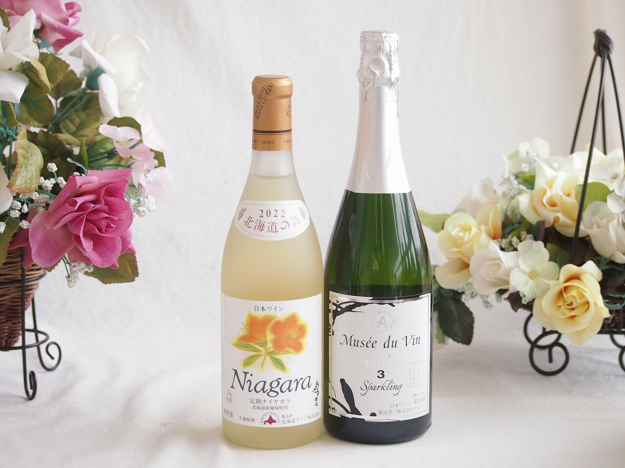 おたる完熟ナイアガラ甘口白ワイン720ml ：ゆっくりと完熟し黄金色に染まったナイヤガラ種で醸造したワインは、豊かな香りと濃厚な甘みをもったワインになりました。葡萄をそのまま食しているような果実由来の甘みと酸味のバランスが秀逸です。北海道産...