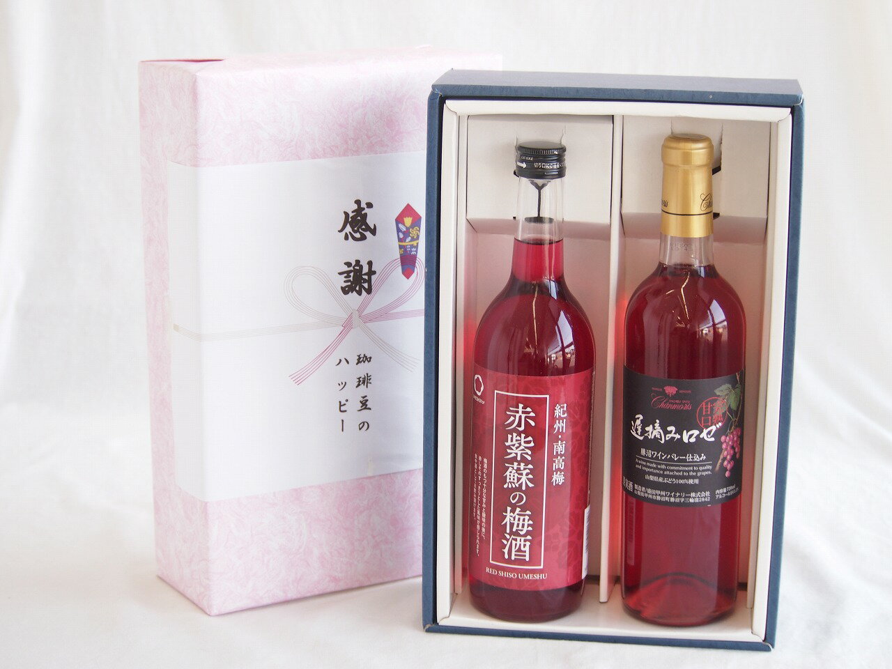 赤紫蘇梅酒は、紀州の南高梅と赤紫蘇を組み合わせた独特の梅酒です。鮮やかなルビー色が特徴で、赤紫蘇の爽やかな香りが南高梅の旨みと絶妙にマッチしています。その味わいは食事と一緒に楽しむのにぴったりで、香りと色合いが特別な雰囲気を作り出してくれま...