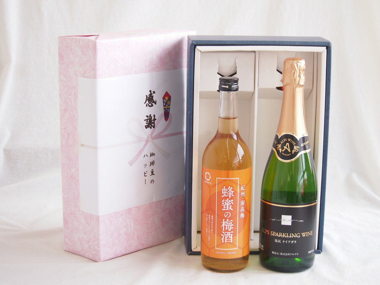 中野BCの蜂蜜梅酒は、和歌山産南高梅と国産蜂蜜が織りなす、まろやかで優しい味わいが特徴の梅酒です。アルコール度数は12度で、飲みやすく、老若男女に愛されているロングセラー商品ですよ。その調和の取れた甘みと酸味が魅力で、食前酒としても、ゆった...