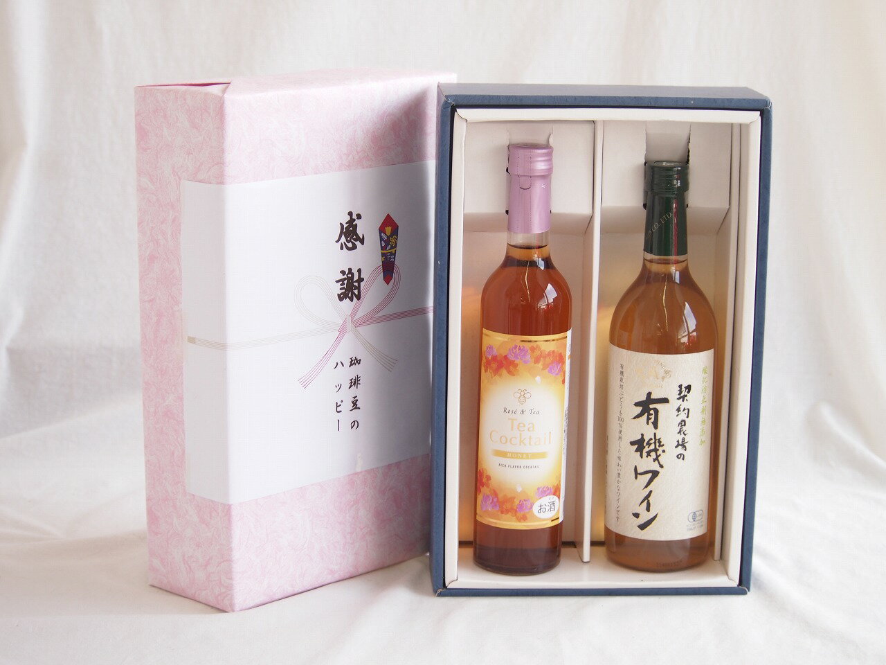 Teacocktail「ハニーレモン」は、ロゼワインをベースにした紅茶カクテルで、蜂蜜の優しい甘さとレモンの爽やかな酸味が絶妙に調和した味わいが特徴です。アルコール度数は7%と軽めで、冷やしても温めても楽しめる柔軟性があります。紅茶の香りと...