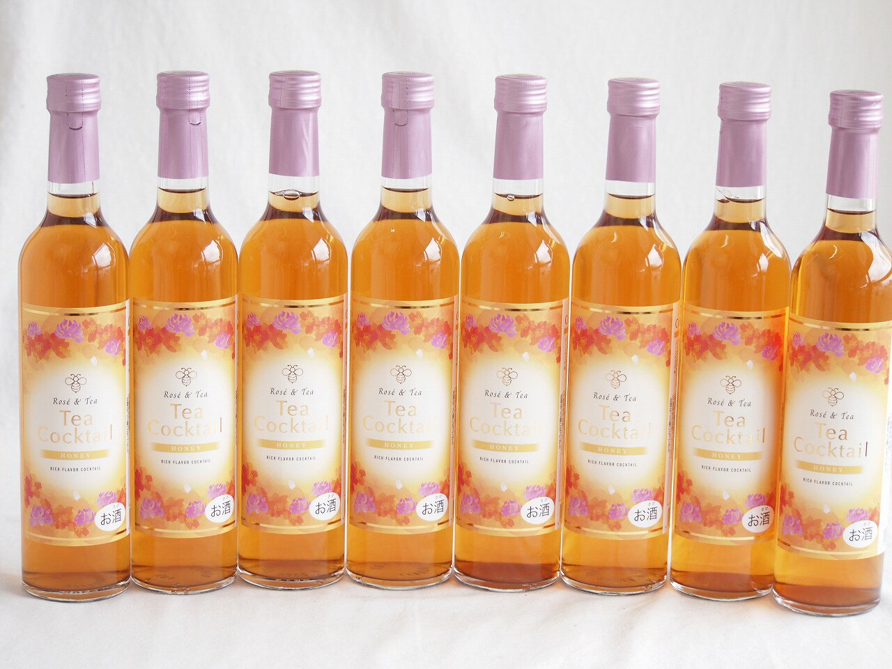 ティーカクテル ハニーは、山梨県の特産品で、500mlのボトルに入っています。このカクテルは、ハニーと紅茶をベースにしたもので、甘さと爽やかさが特徴です8本セット(ティーカクテル ハニー(山梨県)) 500ml×8本