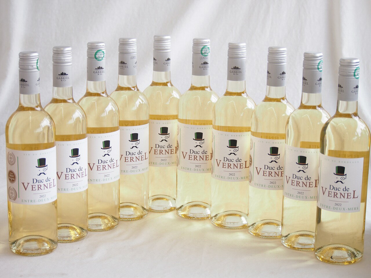 「デュック ドゥ ヴェルネル」は、フランス・ボルドーのアントル・ドゥ・メール地区で造られた辛口白ワインで、なんとトリプル金賞受賞という輝かしい実績を持つ一本！ジャパン、ロンドン、チャイナの各ワインアワードで金賞を獲得　味わいの特徴　和梨とシ...