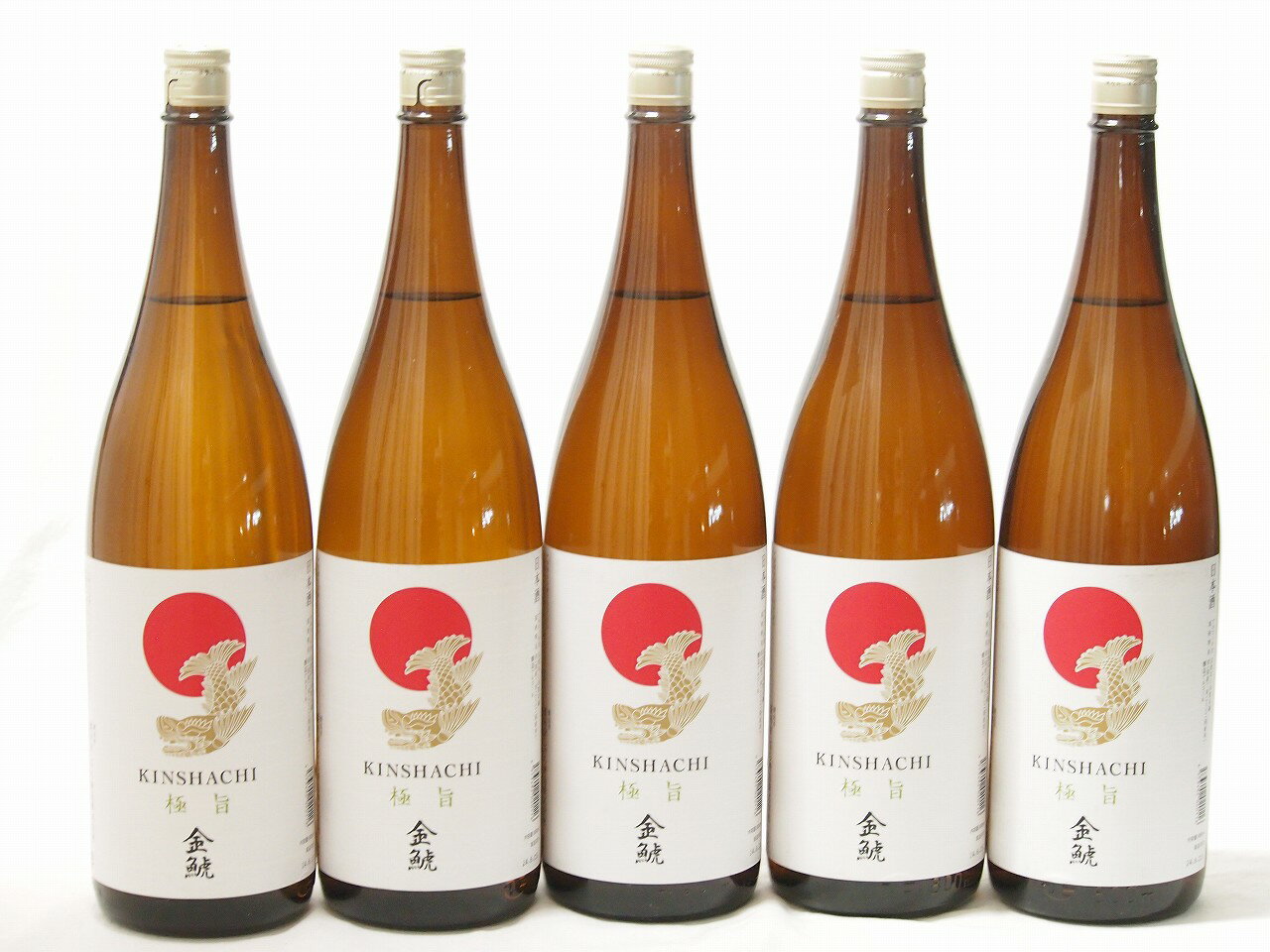 金鯱 極旨 国産米 (愛知県) 1800ml は、盛田金しゃち酒造が醸造する日本酒です。このお酒は、口当たりが中口で、キレのよい味わいが特徴です。和食だけでなく、様々なジャンルの料理とともに楽しむことができます。冷やまたは燗で飲むのがおすす...