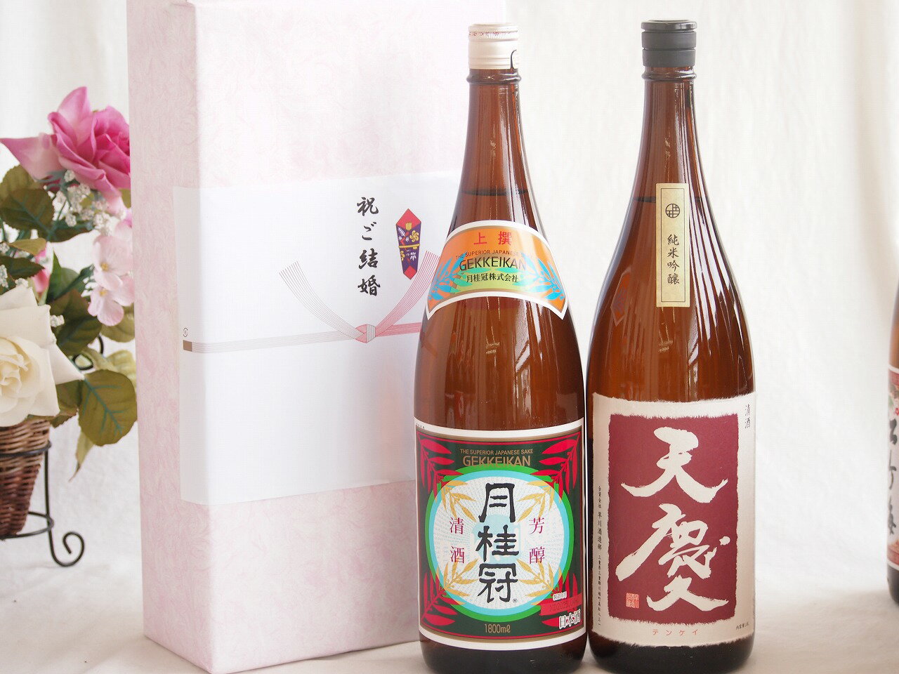 祝い酒（いわいざけ）は、お祝いの場で飲まれる特別なお酒のことです。日本では、結婚式やお正月、長寿祝いなどの大切な節目に登場し、幸福や繁栄を願う意味が込められています。伝統的には日本酒が多いですが、最近はスパークリングワインやシャンパンも選ば...