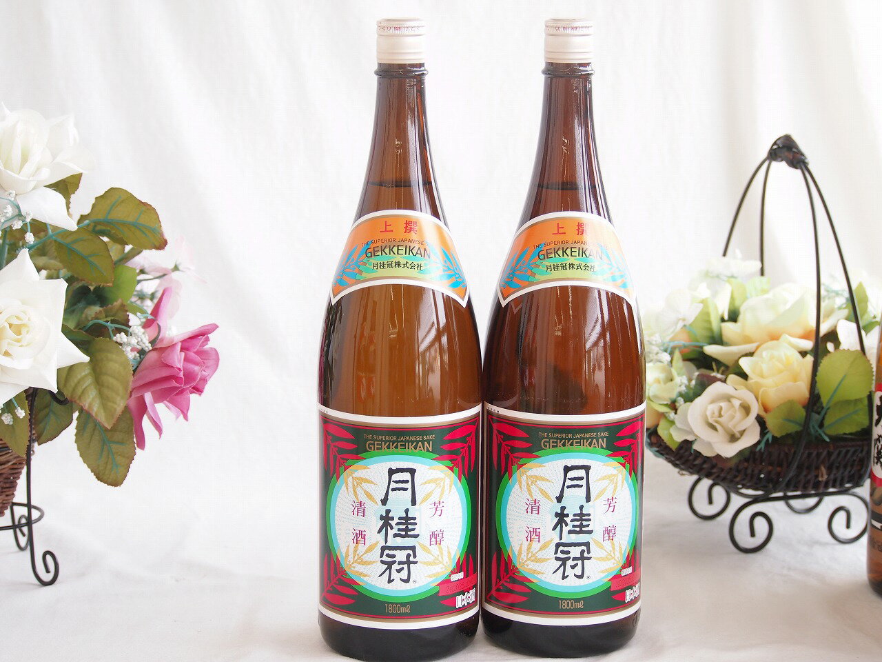 祝い酒（いわいざけ）は、お祝いの場で飲まれる特別なお酒のことです。日本では、結婚式やお正月、長寿祝いなどの大切な節目に登場し、幸福や繁栄を願う意味が込められています。伝統的には日本酒が多いですが、最近はスパークリングワインやシャンパンも選ば...