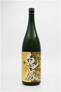 商品詳細 ■商品番号 019593 ■商品種別 芋焼酎 ■内容量 1800ml ■アルコール度数 25度 ■麹菌 黒麹 ■蒸留方法 常圧蒸留 ■メーカー 岩川醸造（株） ■原材料 芋・米麹 コメント 鹿児島は黒の文化圏といわれます。黒豚、黒...