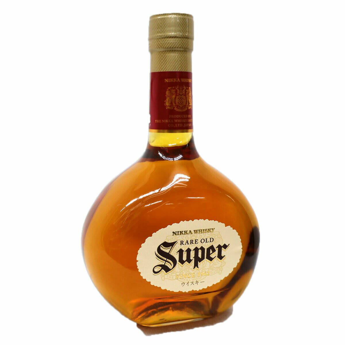 　スーパーニッカは、ニッカウヰスキーが製造し、アサヒビールが販売する国産ブレンデッドウイスキーです。1951年に発売され、現在では日本を代表するウイスキーの一つとなっています。 スーパーニッカは、モルト原酒とグレーン原酒をブレンドして造られ...